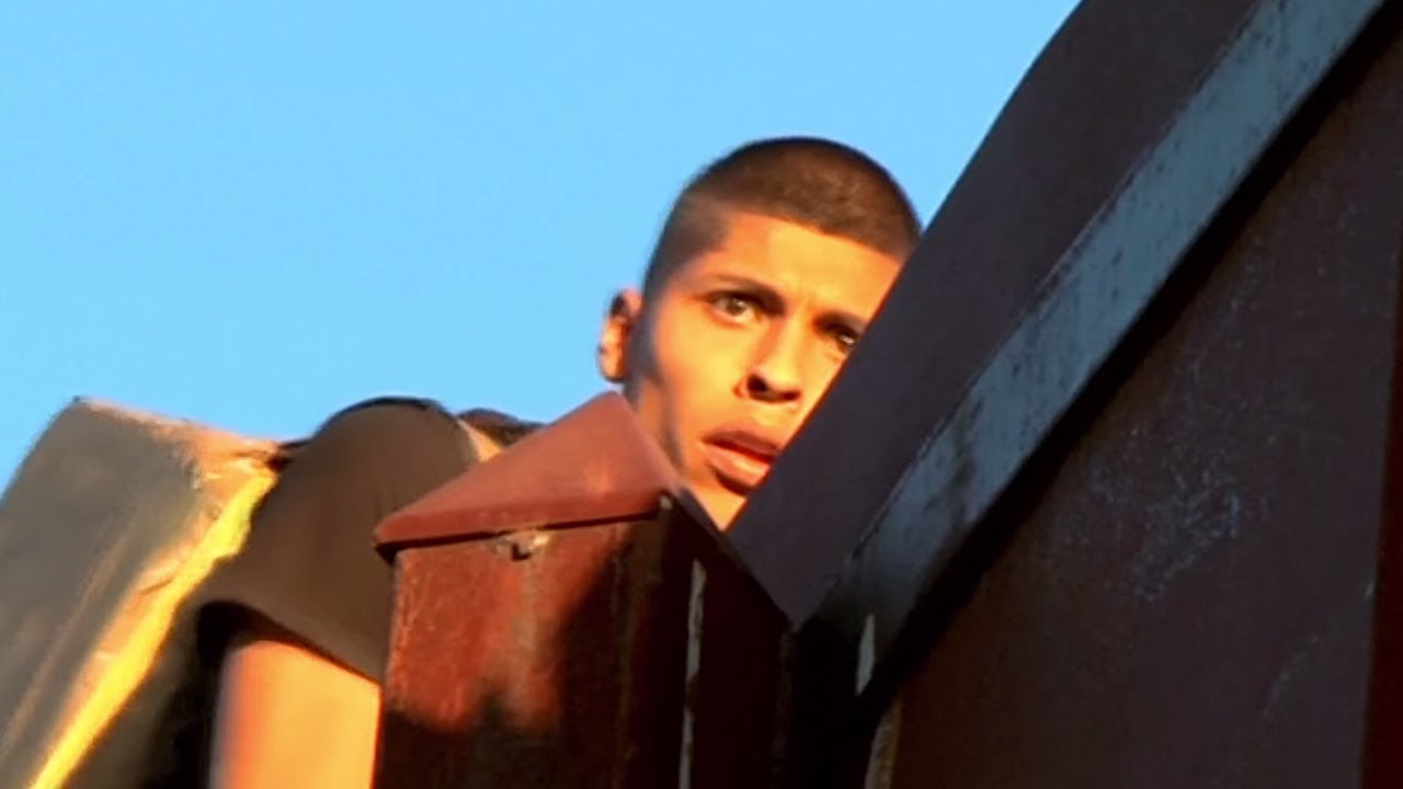 Mexicans caught scaling wall into US definitely up to something sketchy ...