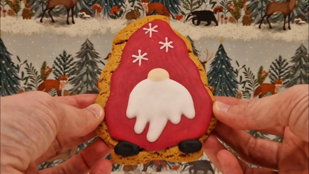 Iced Gingerbread Gonk - Random Reviews - YouTube