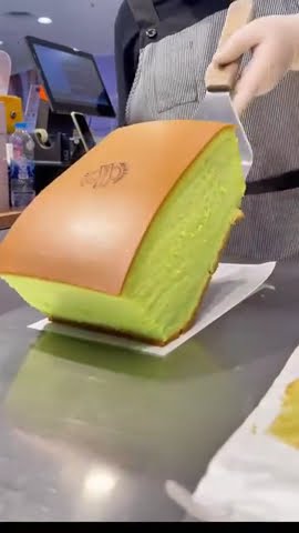 Bouncing Cake #cakes - YouTube
