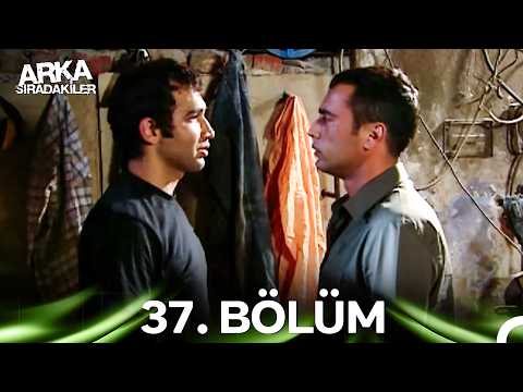 Arka Sıradakiler 37. Bölüm: Bakıyorum Da Ölmemişsin!