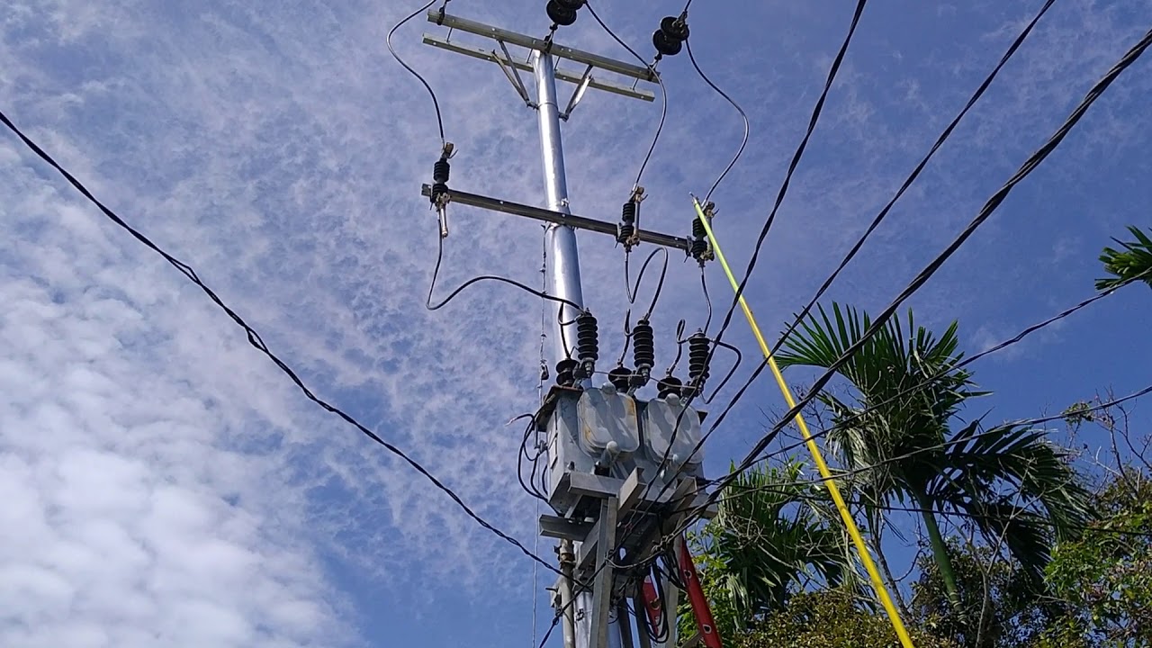 Trafo 50 kVA Meledak - YouTube