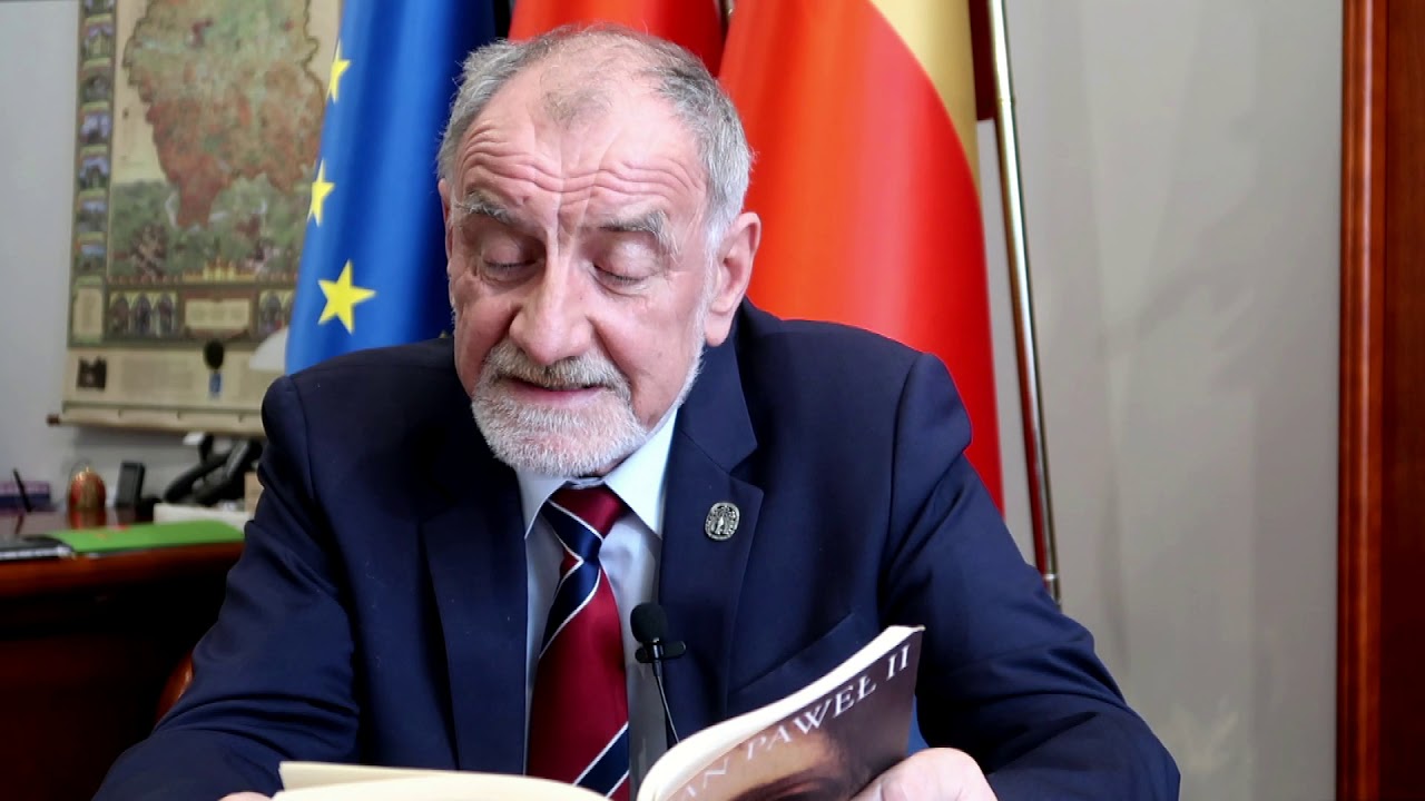 Prof. Jan Tadeusz Duda czyta "Pamięć i tożsamość" Jana Pawła II - YouTube