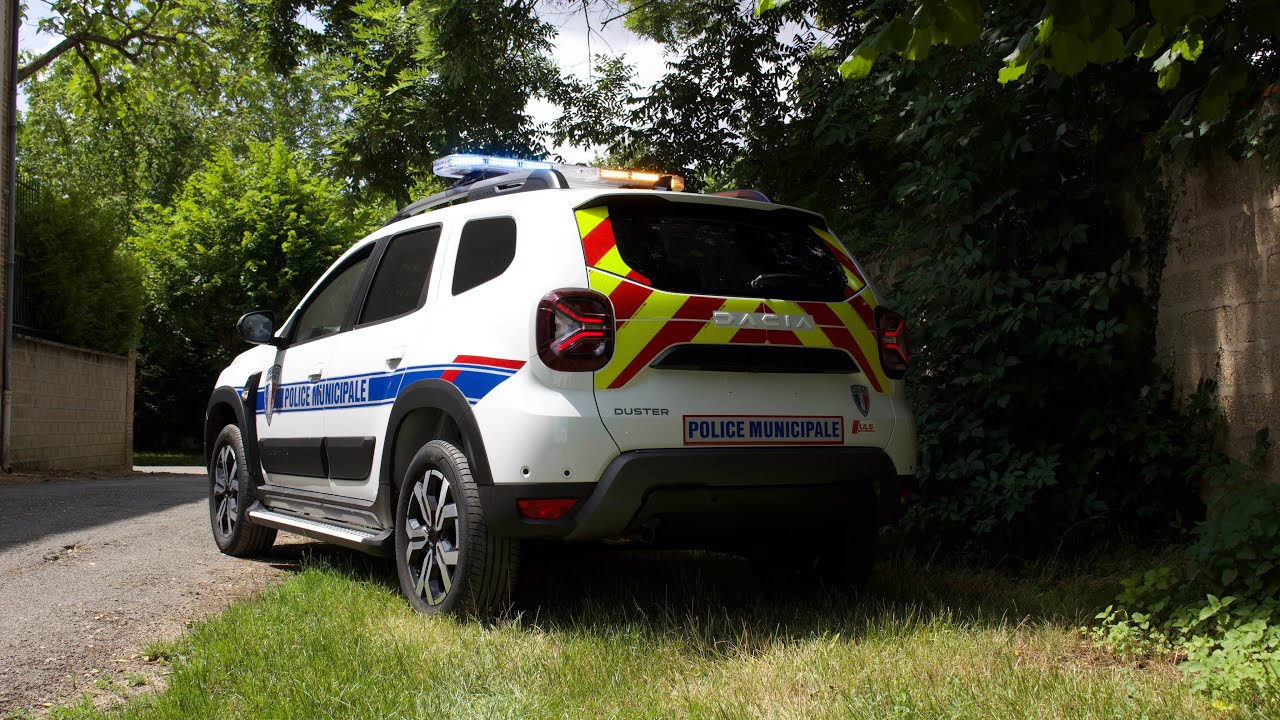 Dacia Duster Police Municipale - YouTube