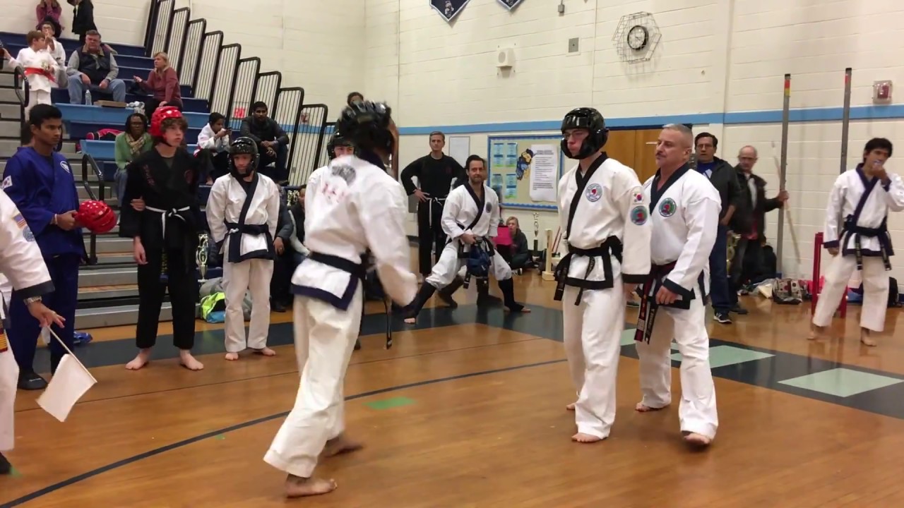 KARATE CHAMPIONSHIPS SPARRING - YouTube
