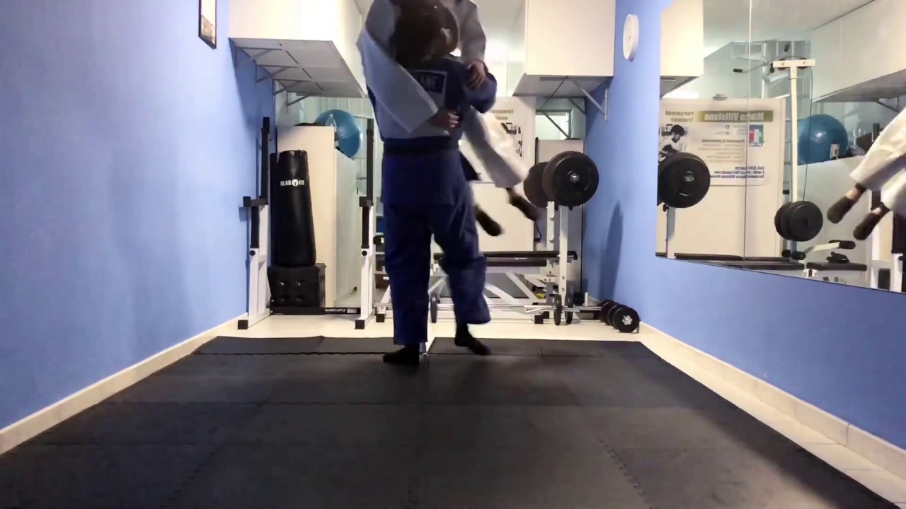 JUDO - UTSURI GOSHI - YouTube