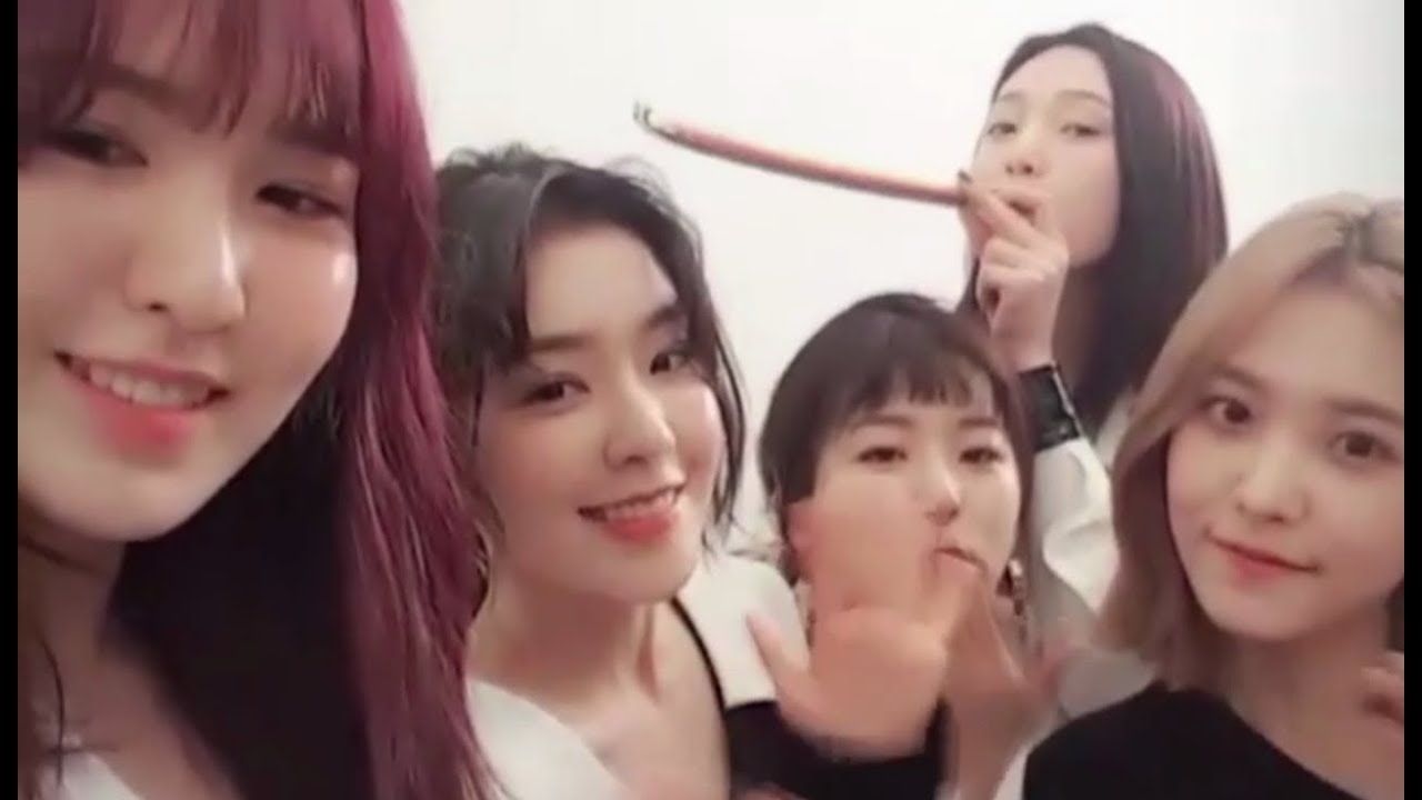 Red Velvet 레드벨벳 HIGH CUT Magazine Photoshoot (Behind The Scene) - YouTube