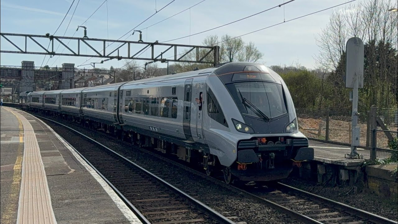 Ex TPE MK5 set on the move, FL 60 Year Livery Class 66 on bins ...