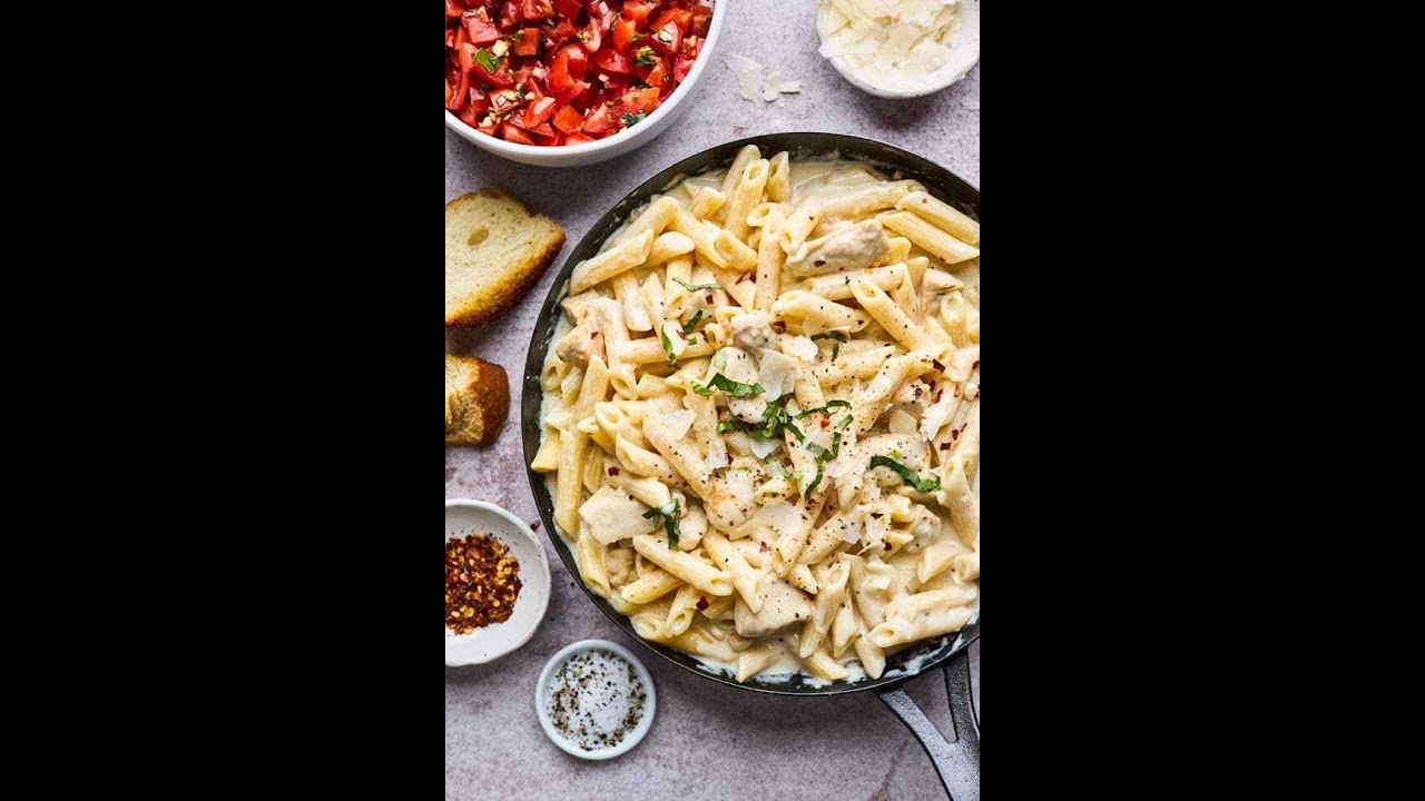White Sauce Chicken Pasta Recipe | Creamy & Cheesy White Sauce Pasta ...