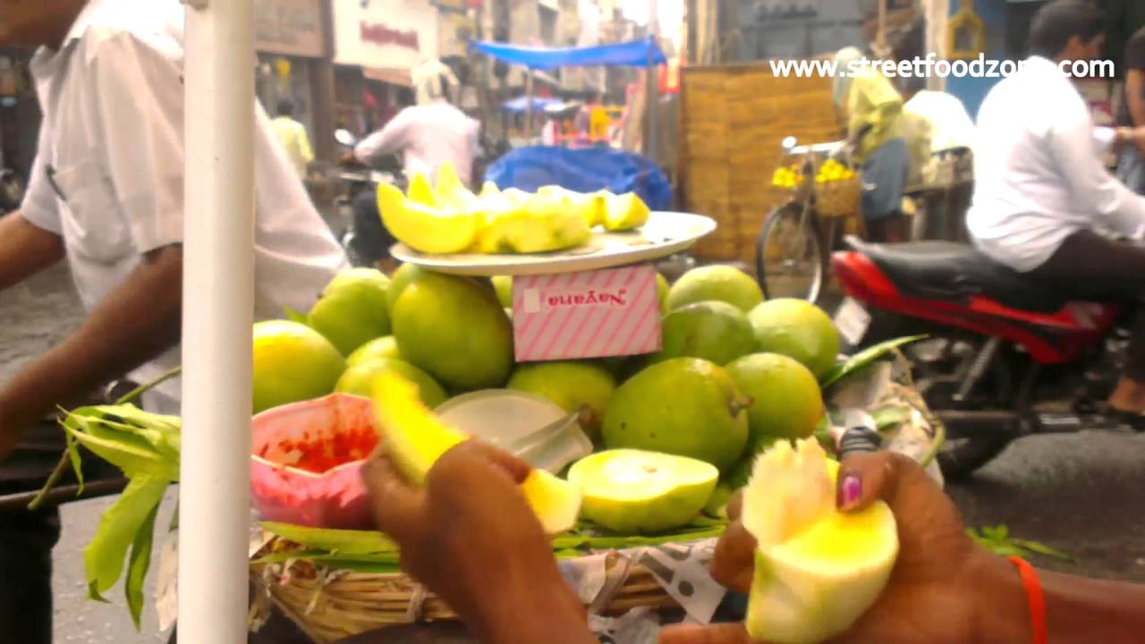 Mango Pieces with Chilli Powder n Salt | Summer Street Food | Spicy ...