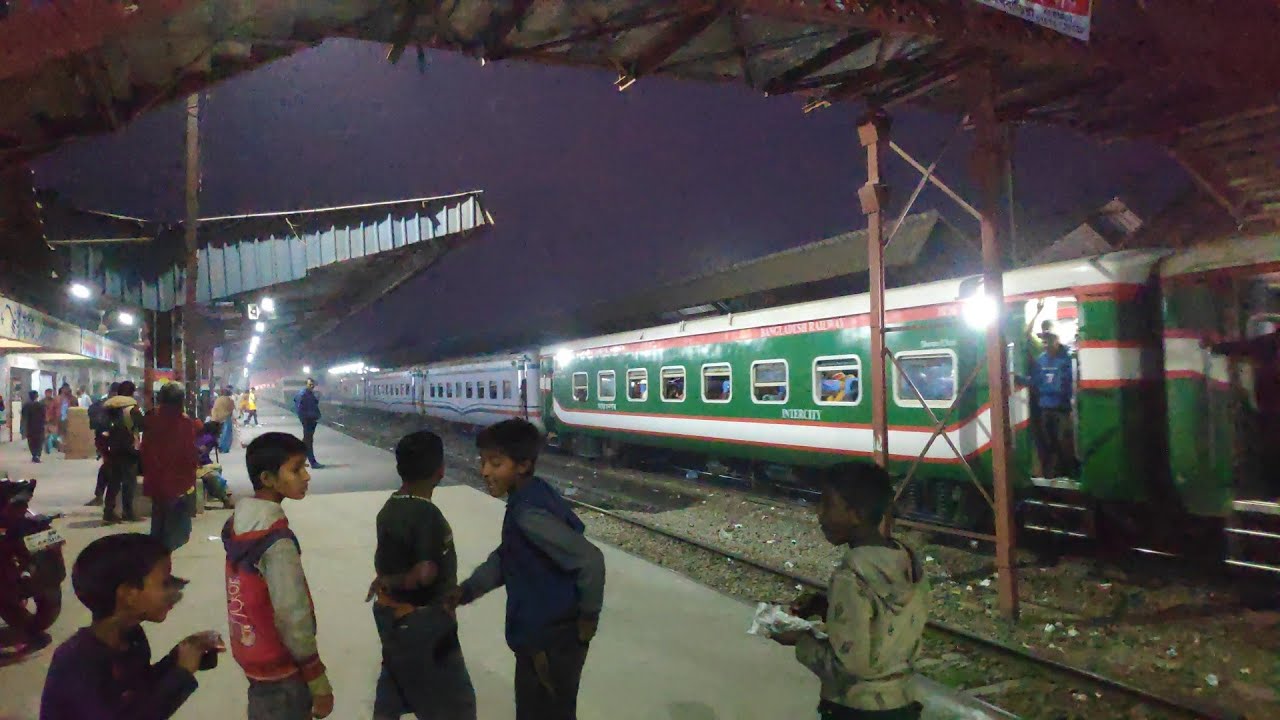NIGHT Dabol TRAIN // Bd Train // Bangladesh Viral Train// Boyz Of ...