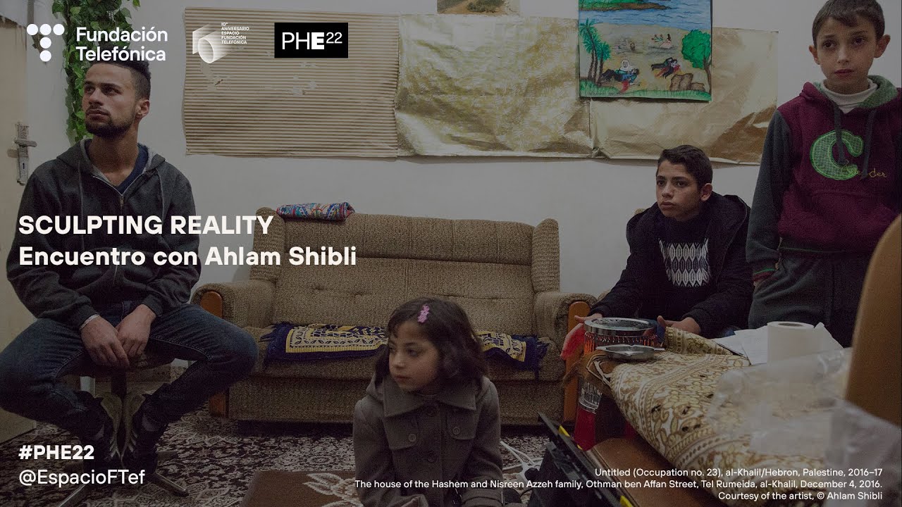 Encuentros de fotografía ‘Sculpting Reality’. Ahlam Shibli (English ...