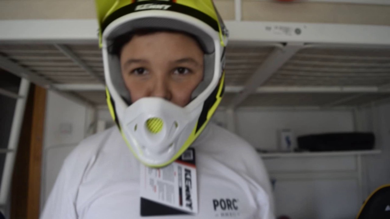 Unboxing :Casca downhill kenny! - YouTube