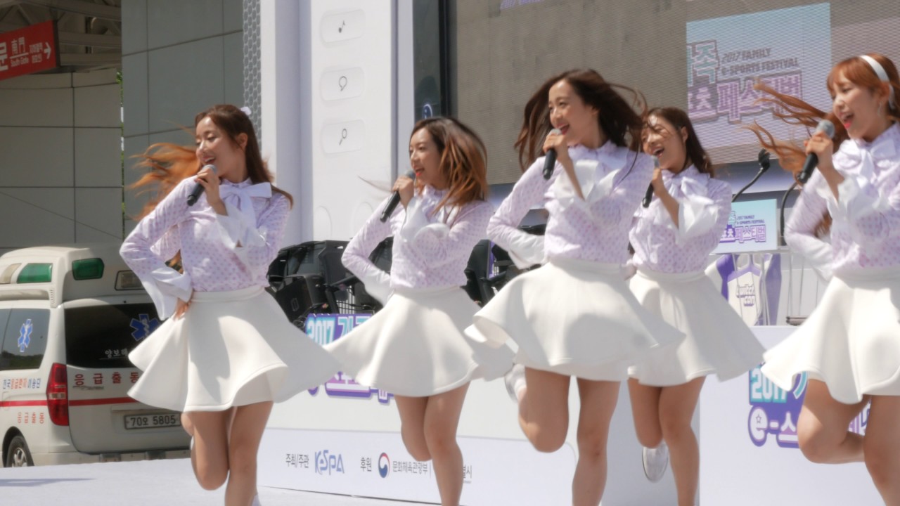 [4K Fancam 직캠]170505 e-sports 페스티벌 에이프릴 APRIL-Muah - YouTube