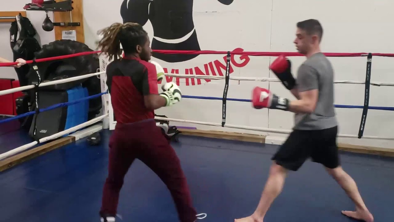 RENEGADE COMBAT BOXING SPARRING SANHII (BOXER) VS MIKA & JOEY (MMA ...