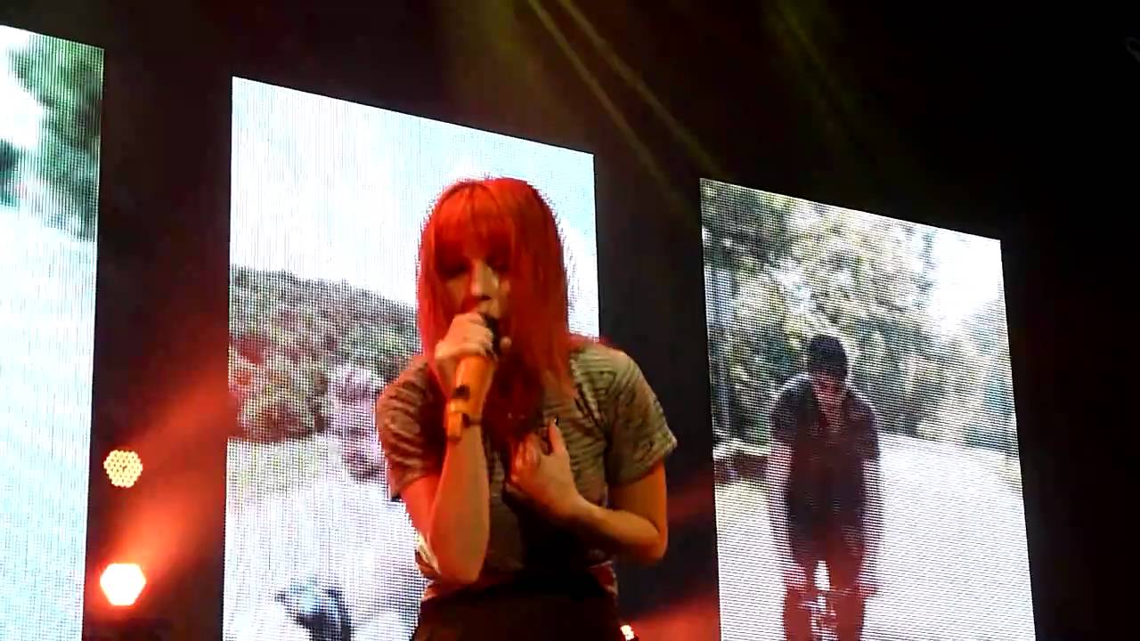 Looking Up - Paramore in Sydney 15.10.10 [HD] - YouTube