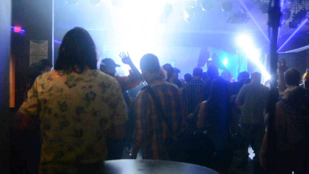 New Mega Lasers! | Live Lighting Design for Solarstone - YouTube