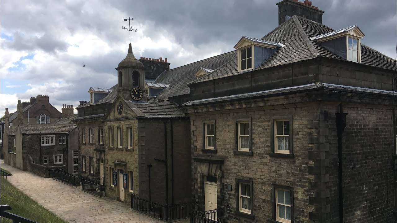Fulneck Moravian Settlement - YouTube