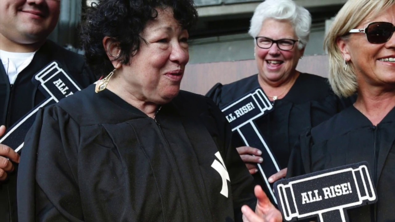 MLB Female Fan Engagement - YouTube