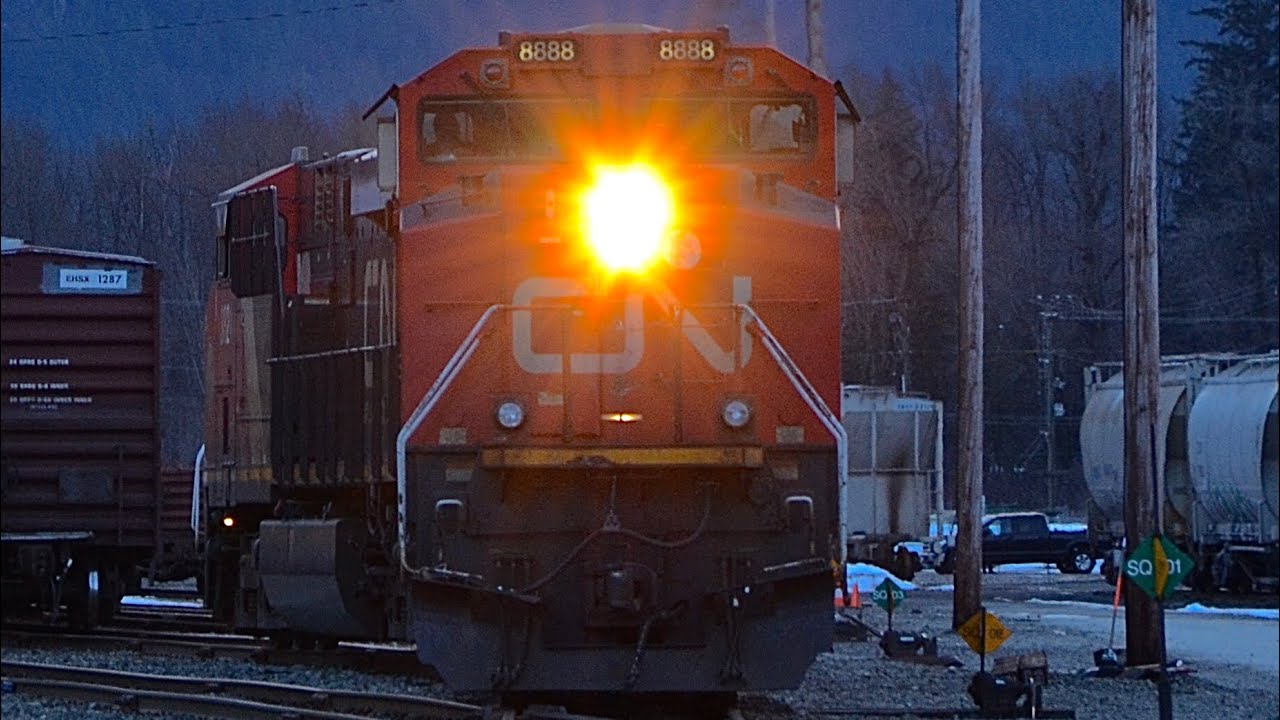 CNR Train Spotting HD: CN 8888 North, L546 on approach Squamish BC. 4/5 ...