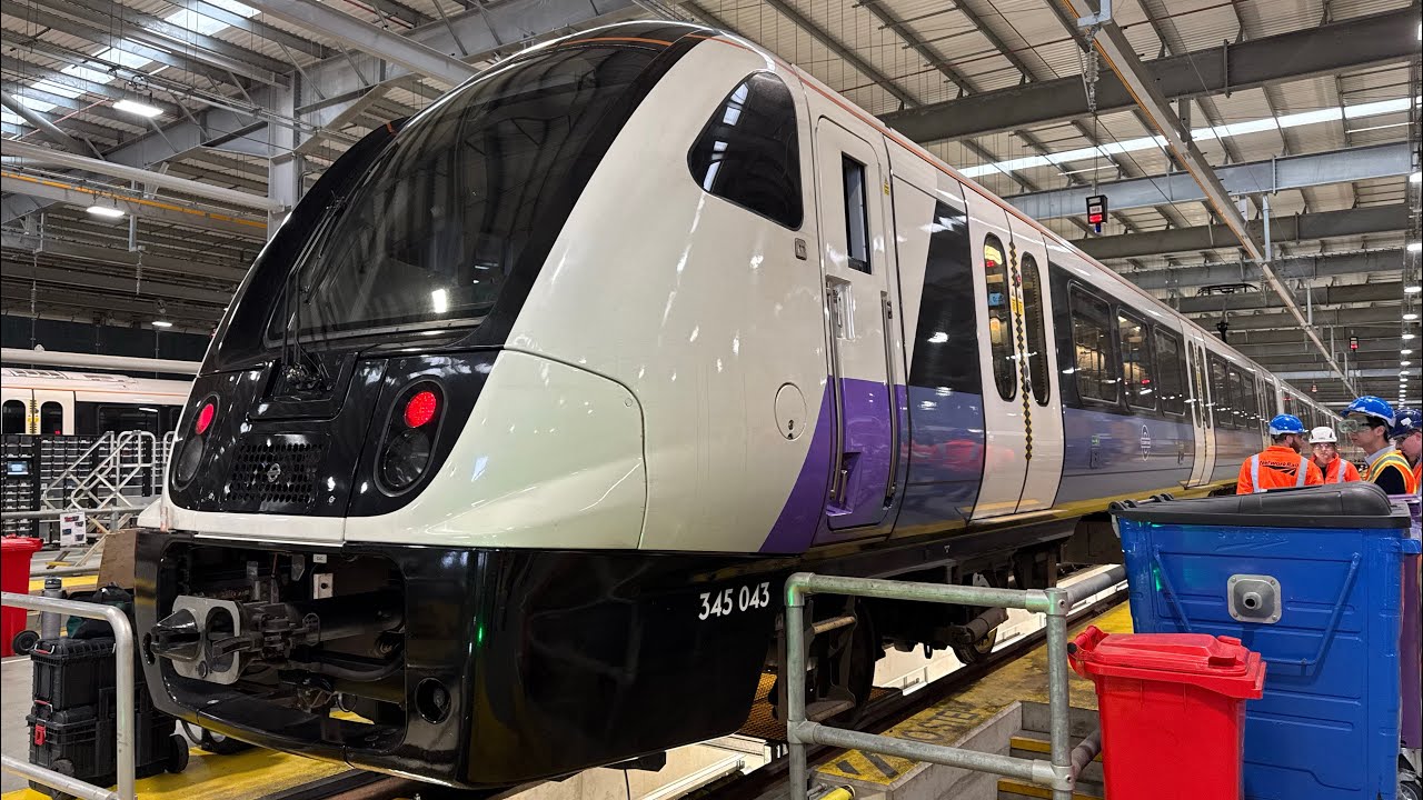 Elizabeth Line Old Oak Common Depot Tour - YouTube