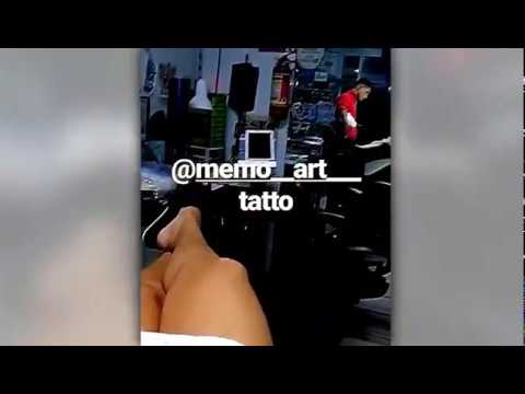 Modelo Karolina Brenes se cubre un famoso tatuaje