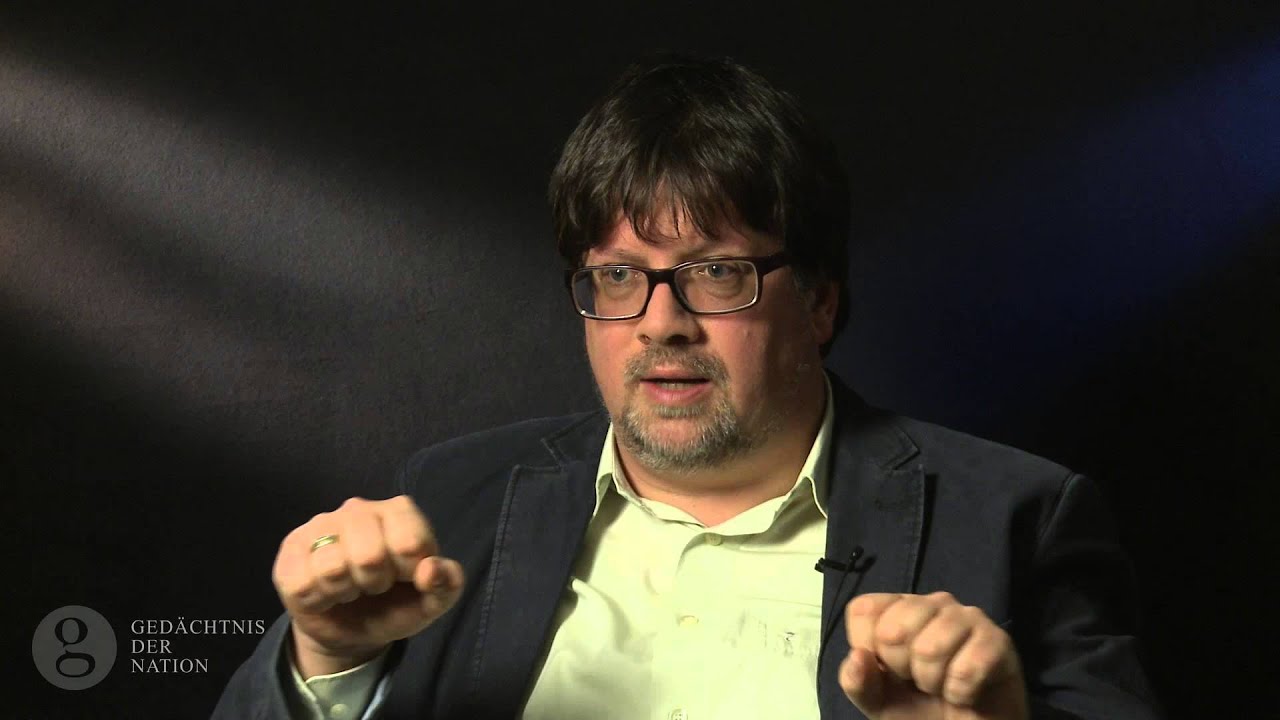 Stephan Wolf: Wie löst man einen Geheimdienst auf? - YouTube