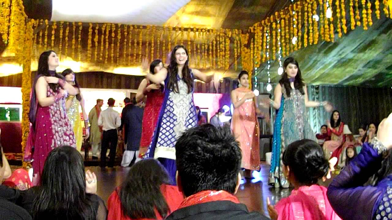 PAKISTANI WEDDING DANCE 9 - YouTube