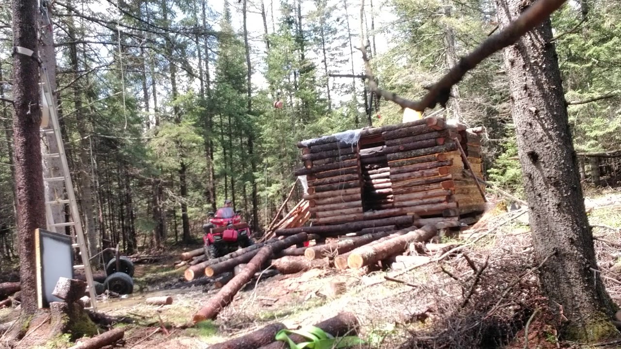 Cabin log camp en bois rond - YouTube