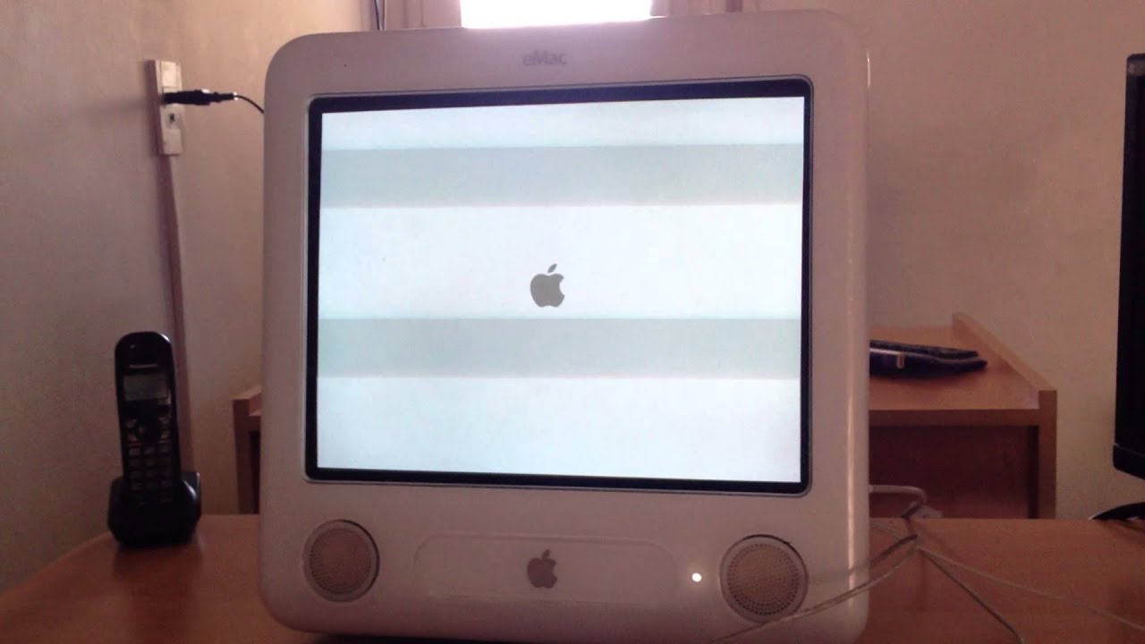 eMac G4 startup - YouTube