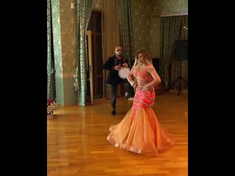 Rəqqasə Aygündən möhtəşəm oriental rəqs.Yeni 2020