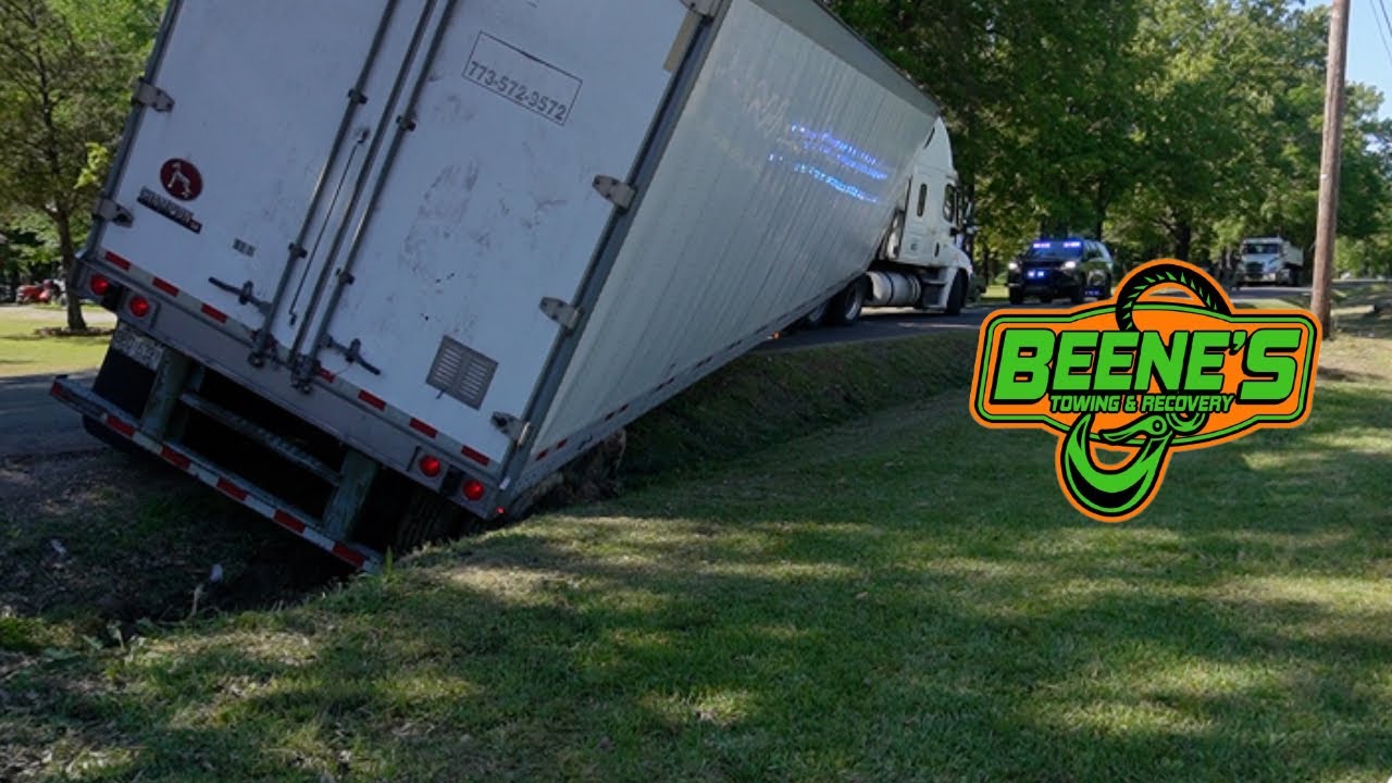 Pick & Swing on a Semi with our Rotator / Beene's Towing & Recovery ...