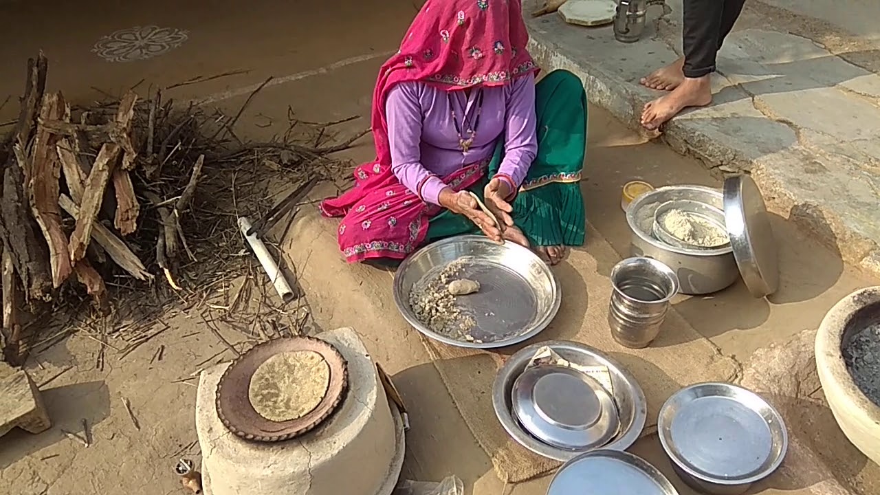 How to prepare Bazre ki roti Village Cooking - YouTube