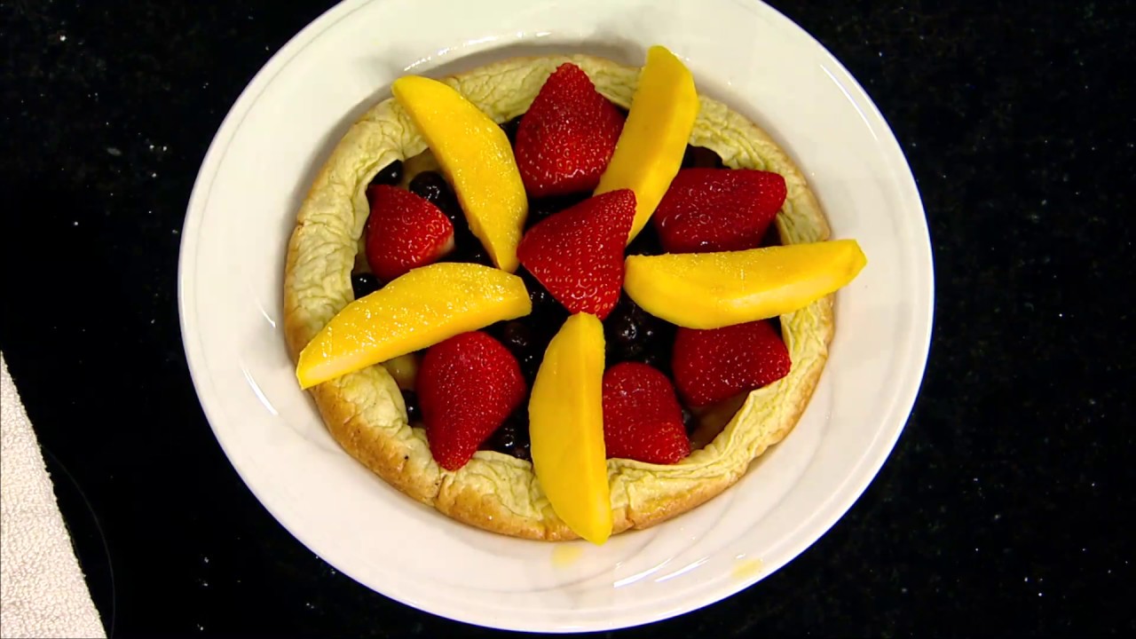 KARE in the Kitchen: Classic Dutch Pannekoeken - YouTube