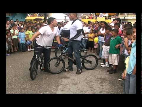DESFILE DE CARROZAS DE SABA COLON PARTE 2.mpg - YouTube