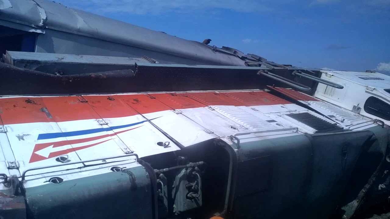 Tragis Kecelakaan Kereta Api Sancaka Jogja-Surabaya - YouTube