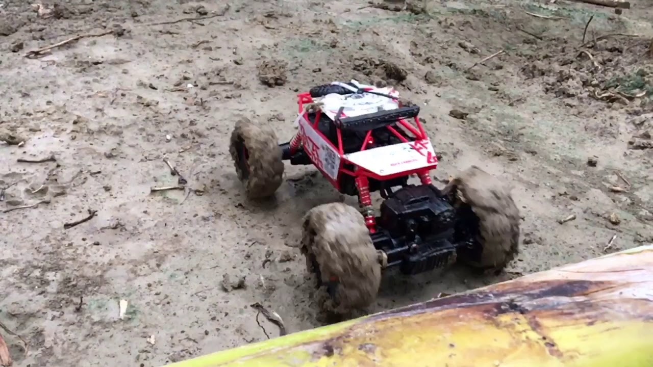 RC-CAR Wet mud race - YouTube