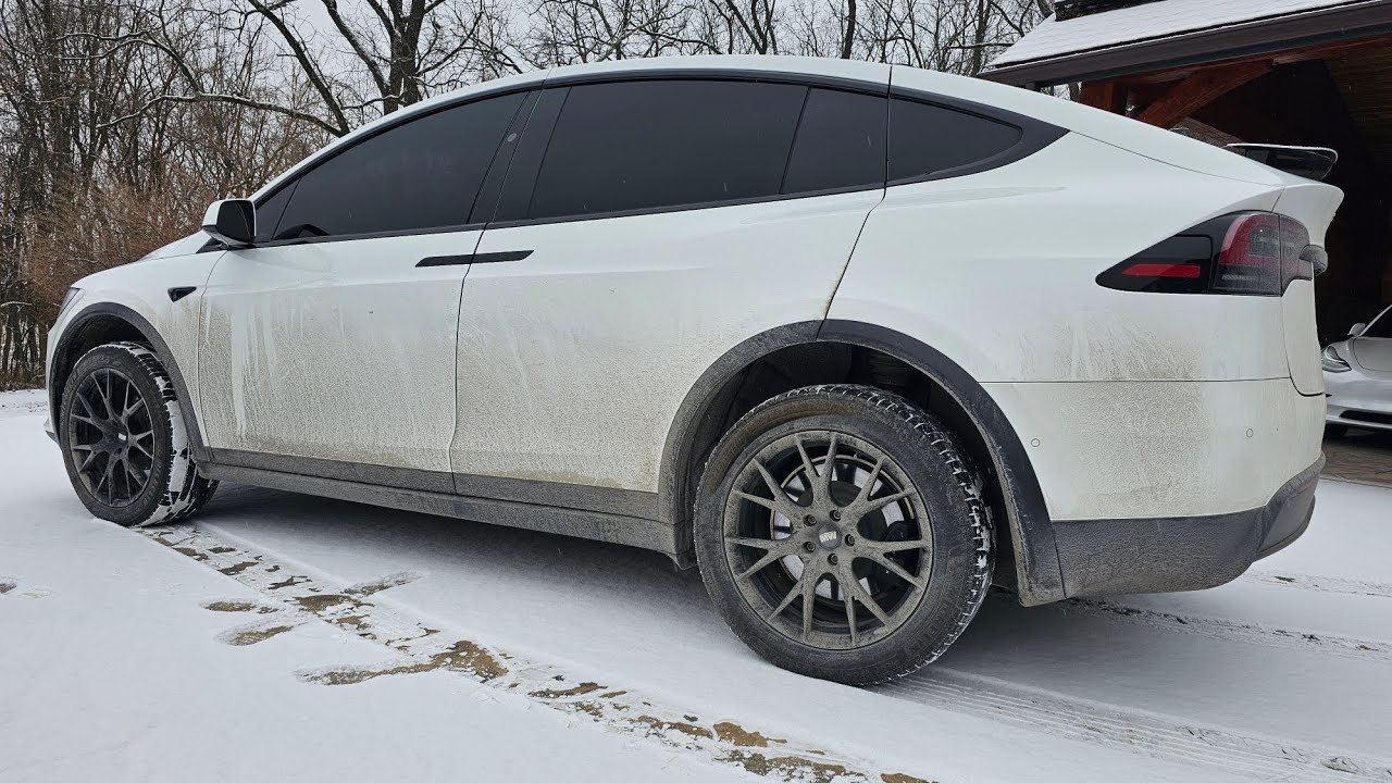 Tesla Model X Plaid. Snow, freezing temps, ice. Daily driving a Tesla ...