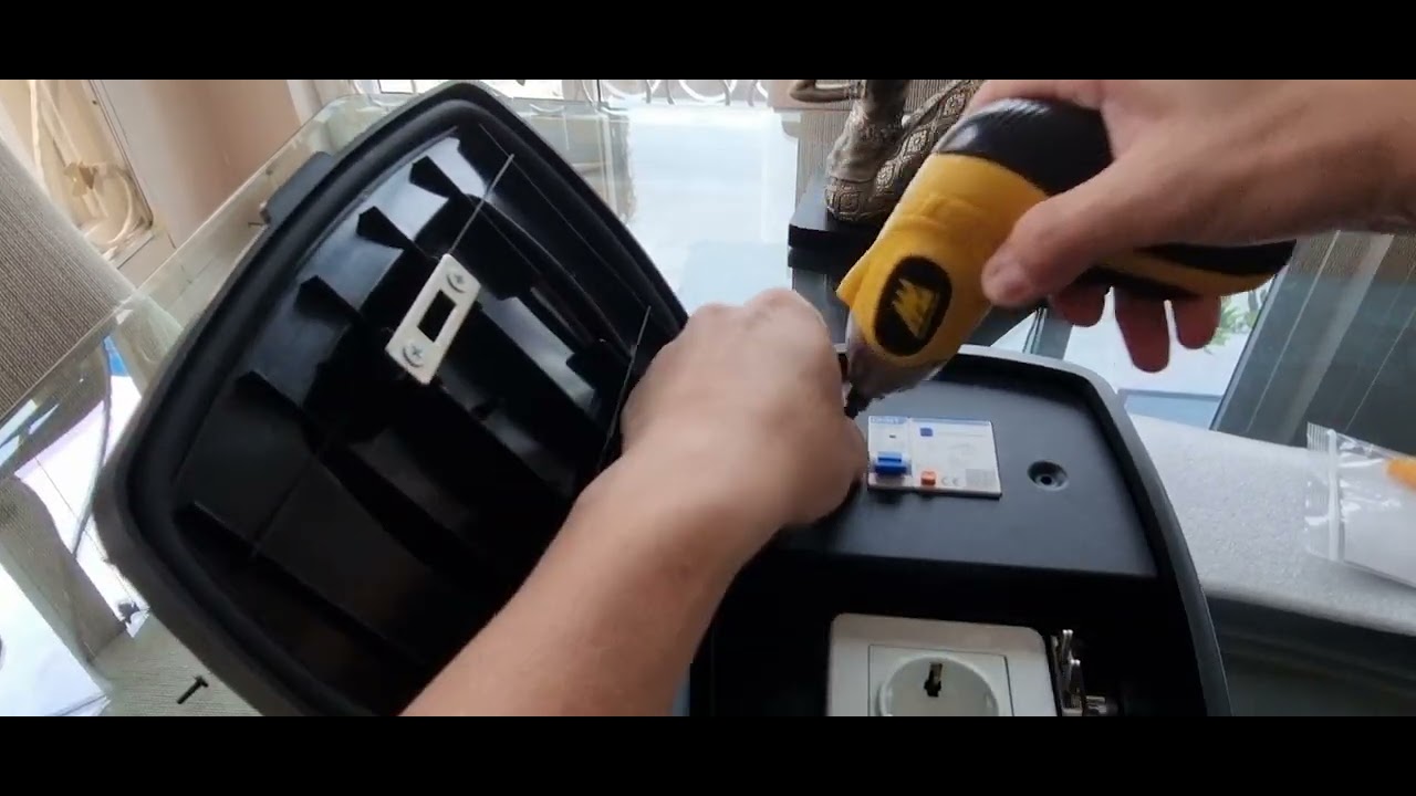 Wuling Air EV wall charger plug socket 10A (no ground) - YouTube