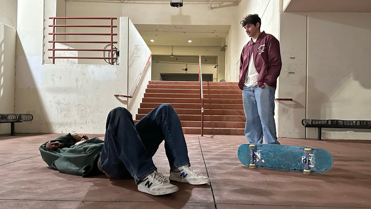 10 Stair Tre Flip Battle ! - YouTube