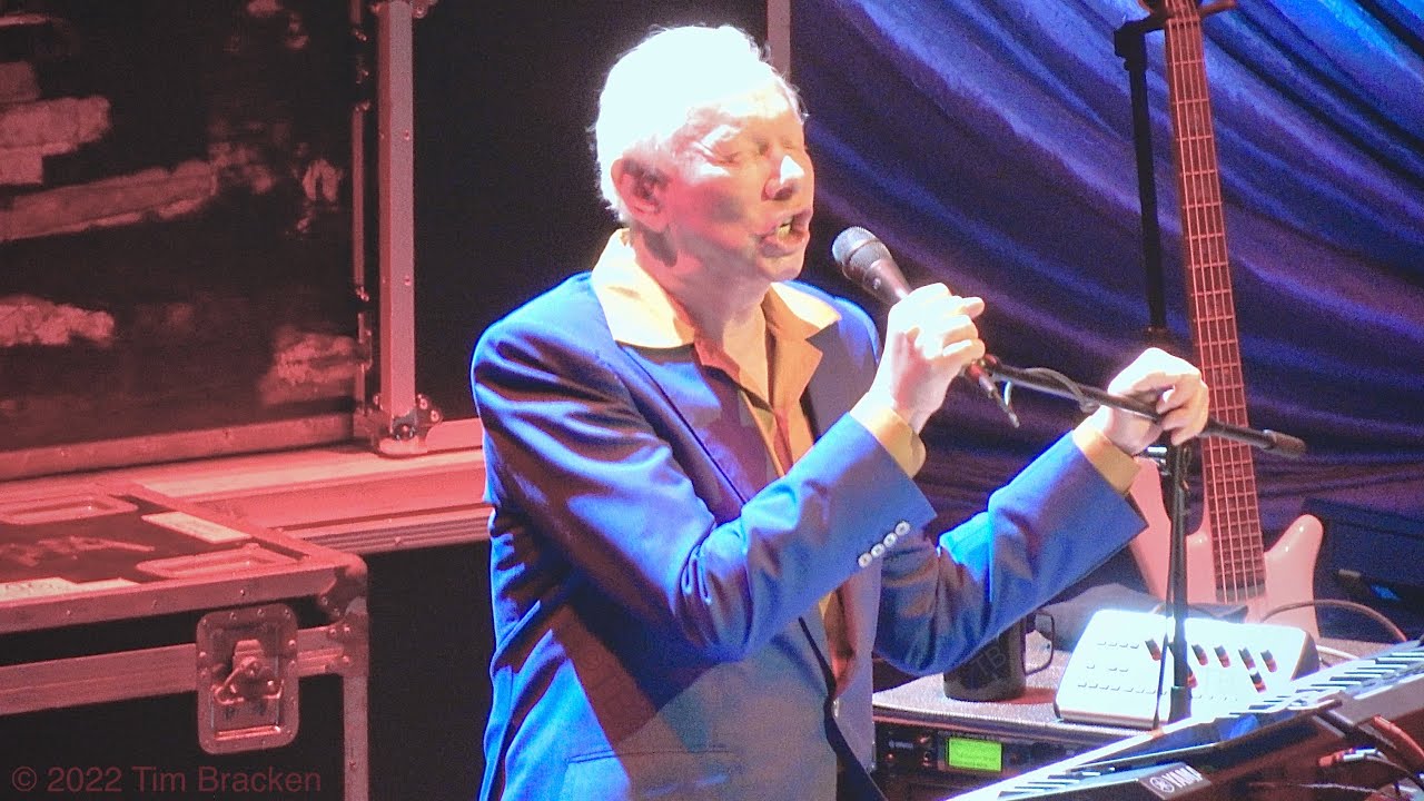 Joe Jackson, I'm The Man (live), San Francisco, June 4, 2022 (4K) - YouTube
