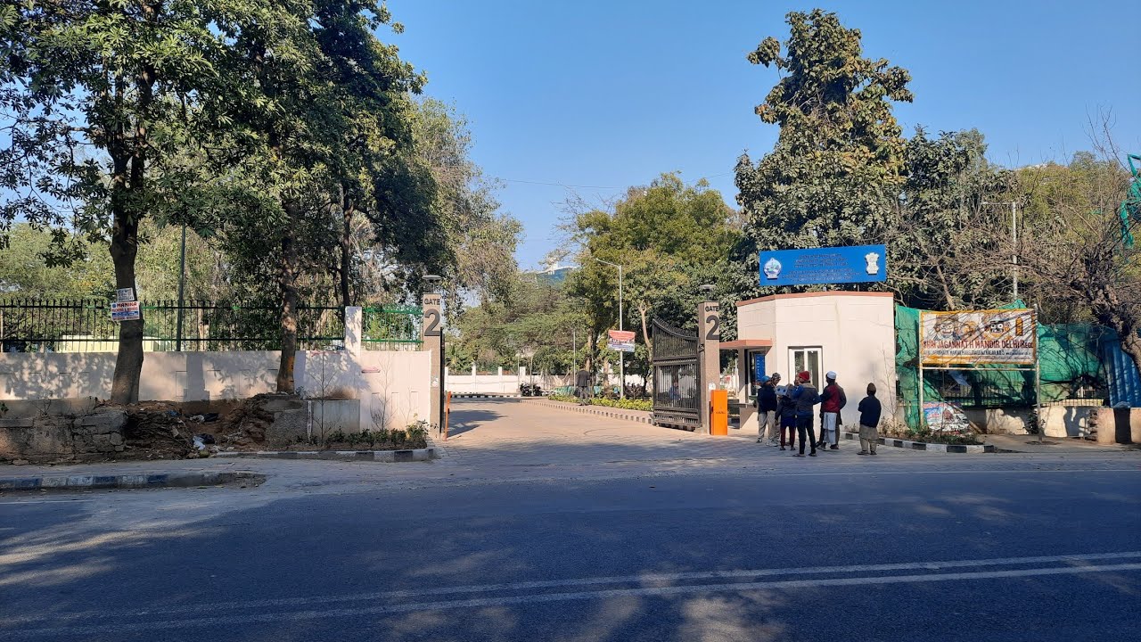 CPWD Type 4 Quarters, Thyagraj Nagar, New Delhi - YouTube