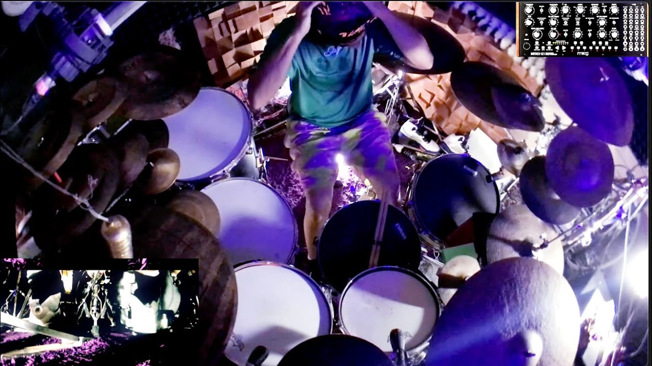 BUBBLE ATTACK : DRUMS SOLO + moog synth - YouTube