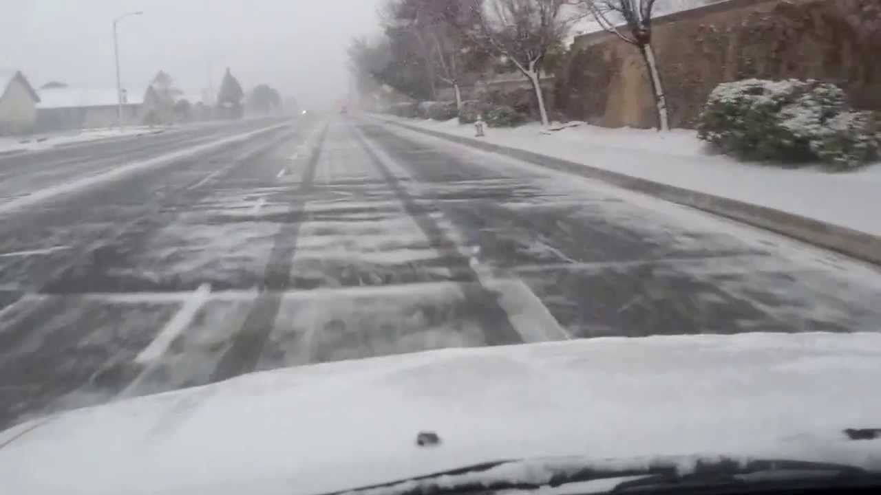 Snow in Victorville 2-20-13 7 am - YouTube