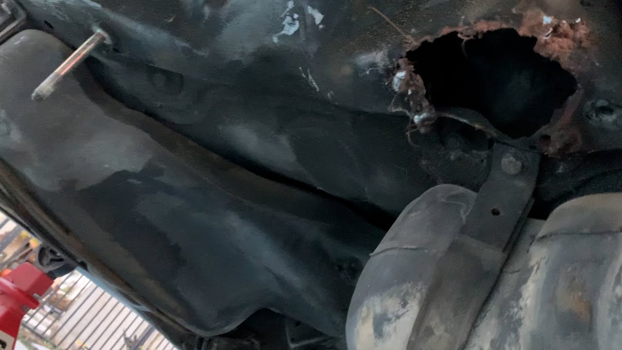 dropping my subframe part 2 e36 drift car - YouTube