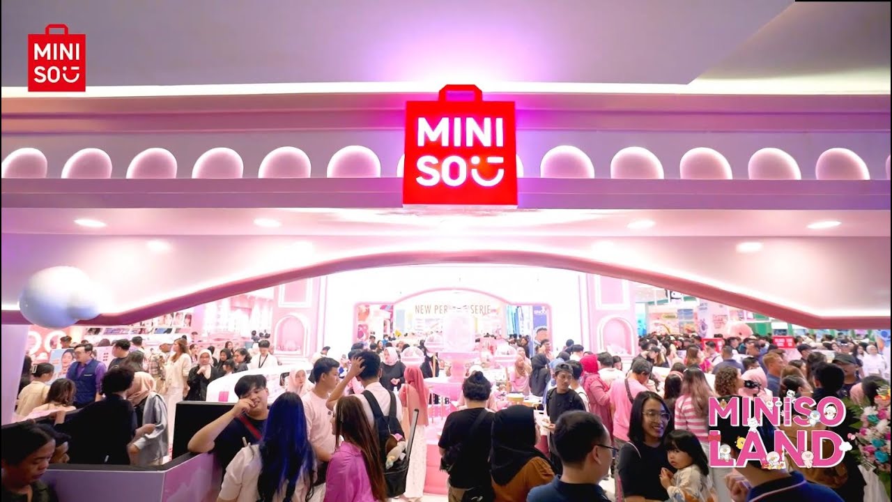The largest MINISO store in Indonesia - YouTube