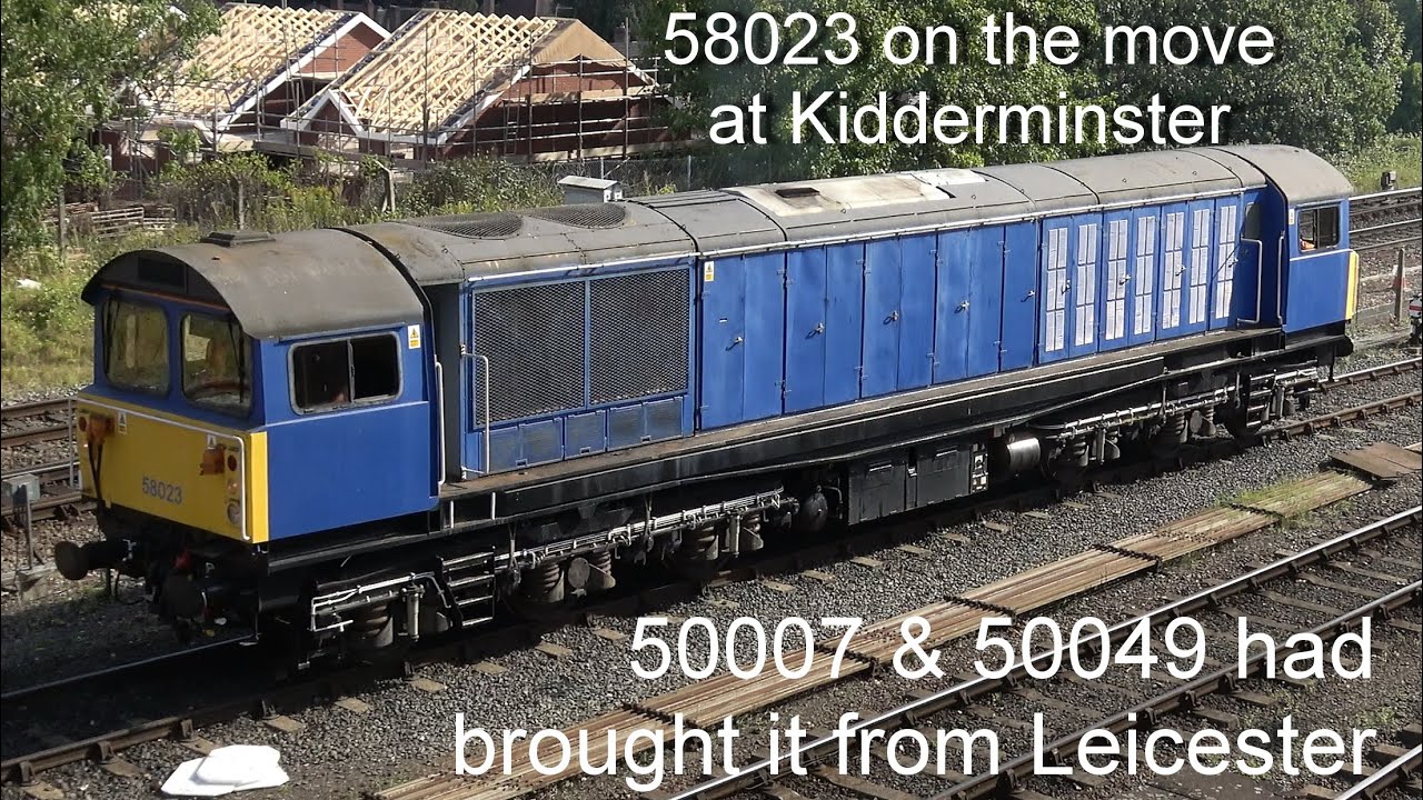 58023 moves under its own power after arriving at the SVR with 50007 ...