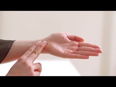 How to Give Yourself a 2-Minute, Stress-Relieving Acupressure Massage ...