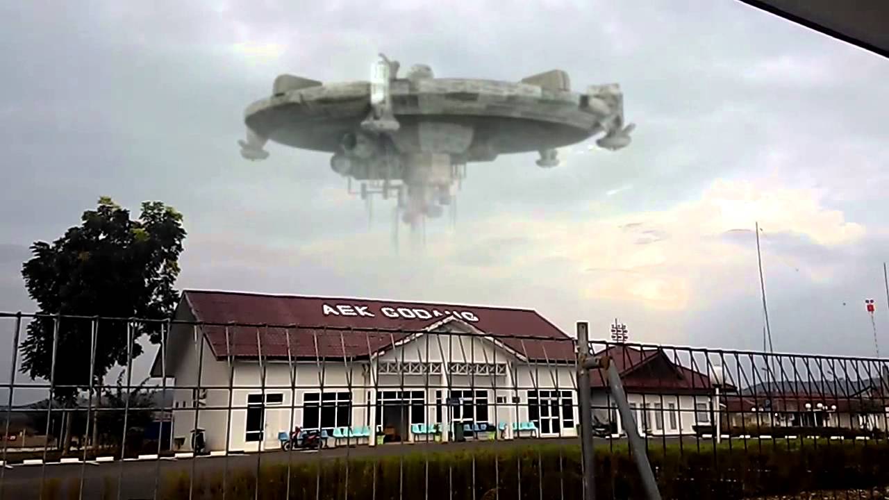 UFO Aek Godang Airport - YouTube