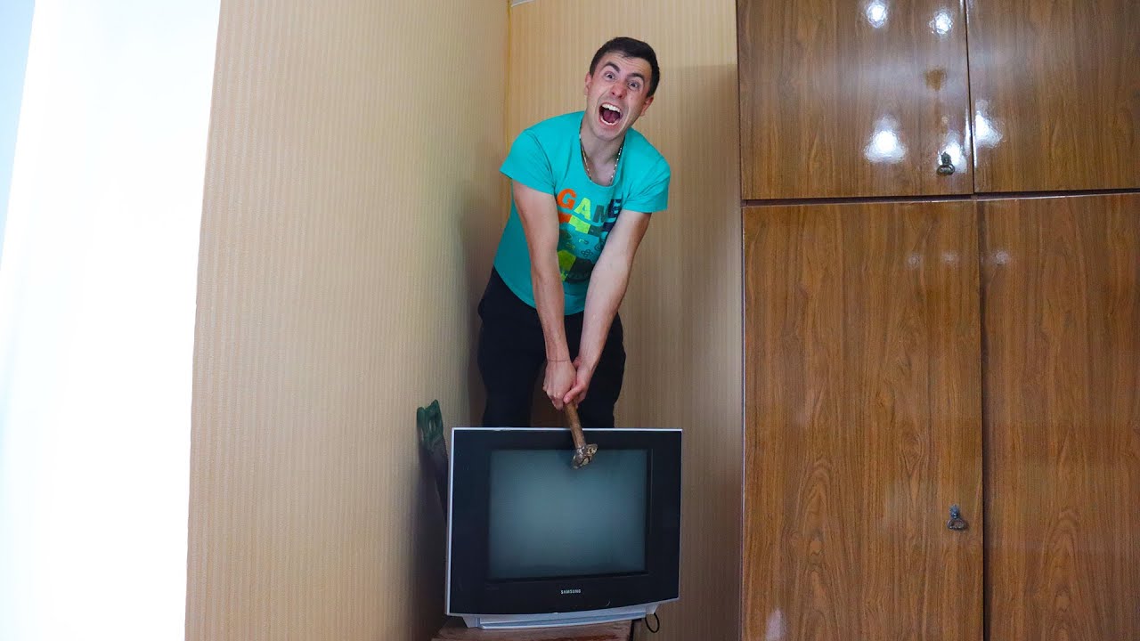 Mai pe scurt vorbind Am Reparat un TV Vechi in 60 de Secunde - YouTube