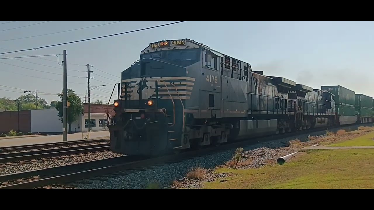NS 29A with NS 4179 AC44C6M and NS 4593 AC44C6M - YouTube